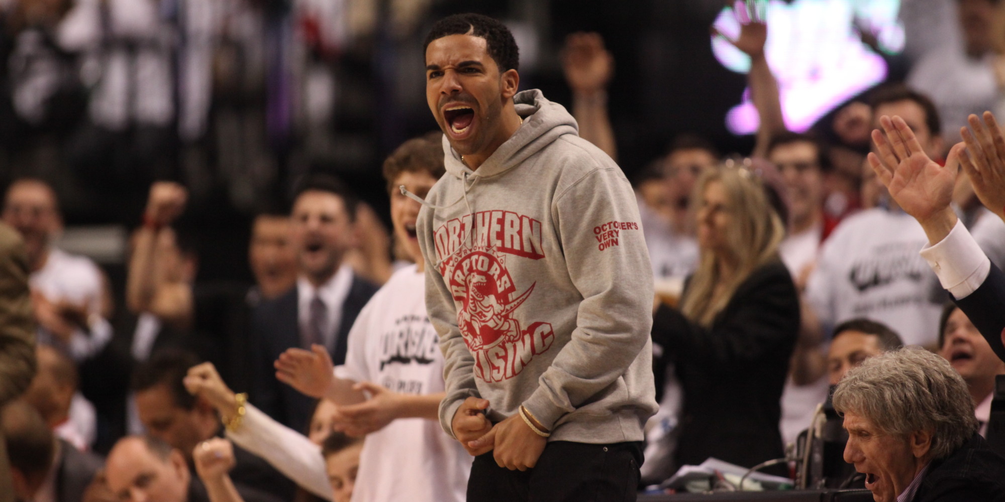 Drake se luce como comentarista deportivo — Rock&Pop