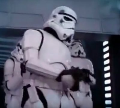 El stormtrooper que se golpeó la cabeza en Star Wars reapareció y habló ...