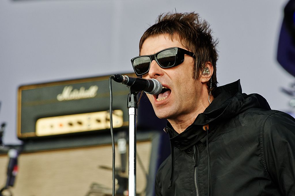 Liam Gallagher cantó "Don't Look Back In Anger" por primera vez durante ...