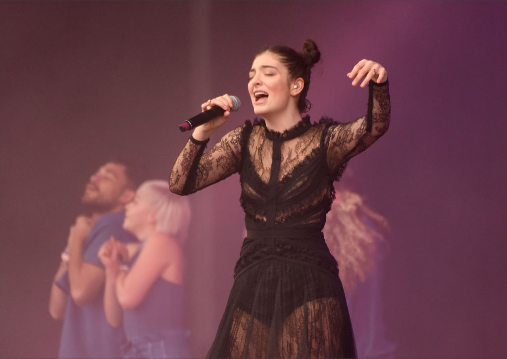 Lorde compartió seis nuevas versiones de canciones de su último disco ...