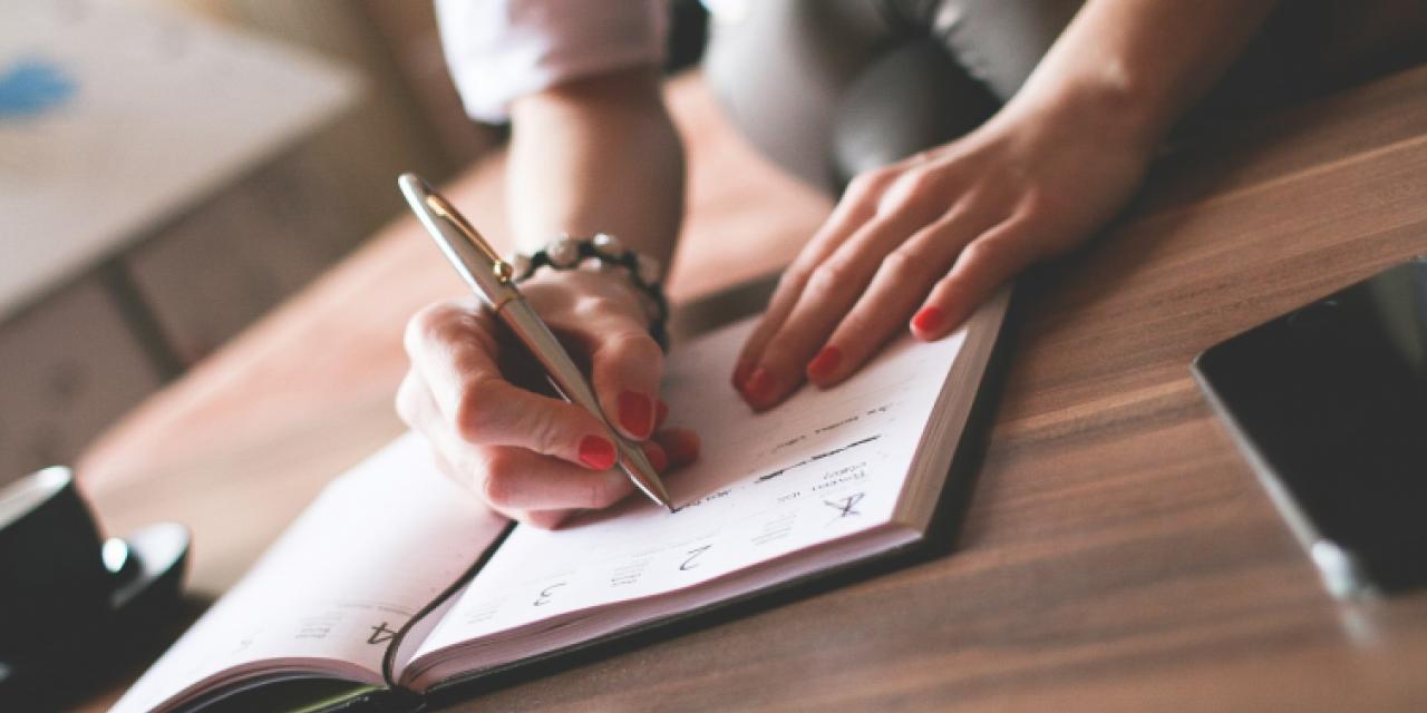 ¡La ciencia lo dice! Personas con fea letra son más inteligentes — Rock&Pop