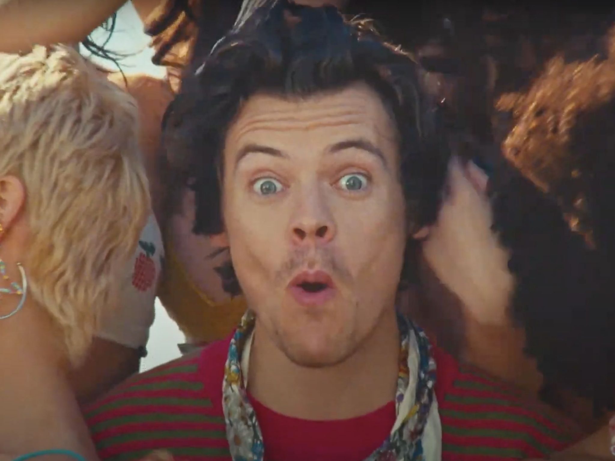 Mira el refrescante nuevo video de Harry Styles “Watermelon Sugar ...