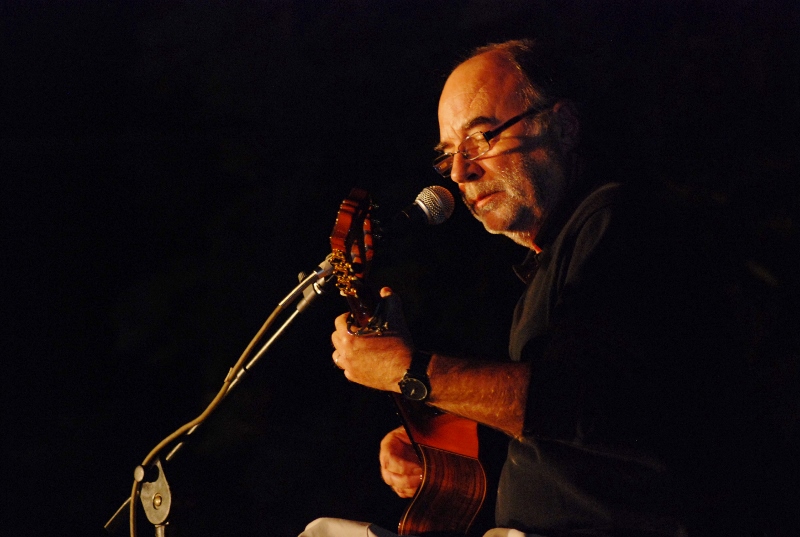 Eduardo Gatti es elegido Figura Fundamental de la Música Chilena 2020 ...