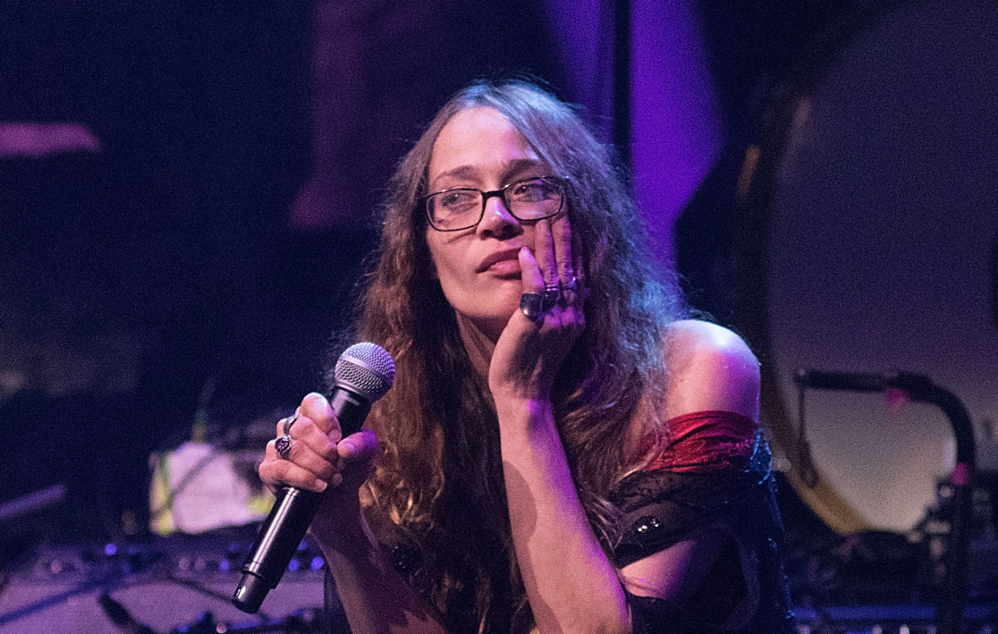 Fiona Apple estrena video y colabora con la inspiración de Shameika ...