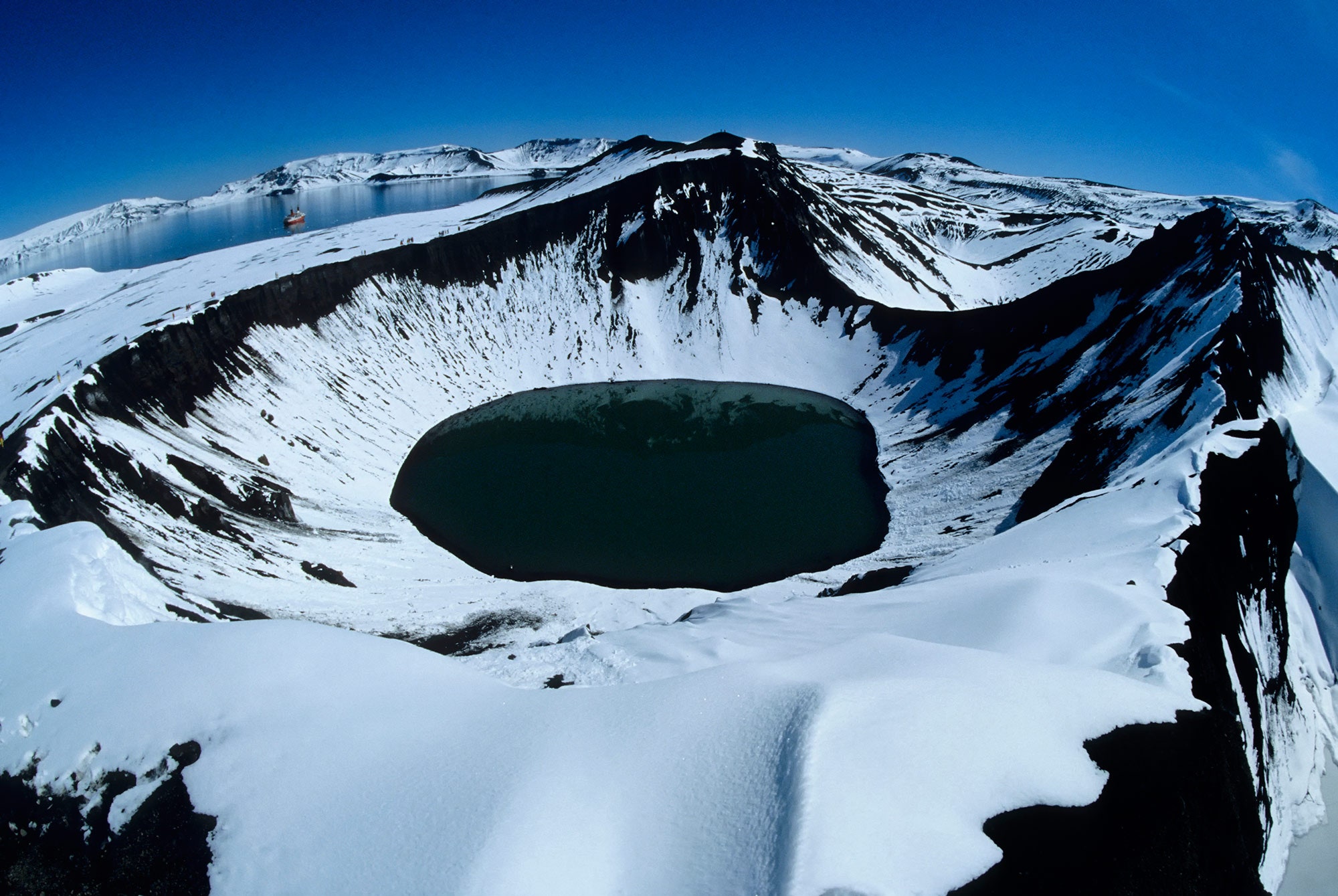 Isla Decepción: El volcán submarino que podría dejar un desastre como ...