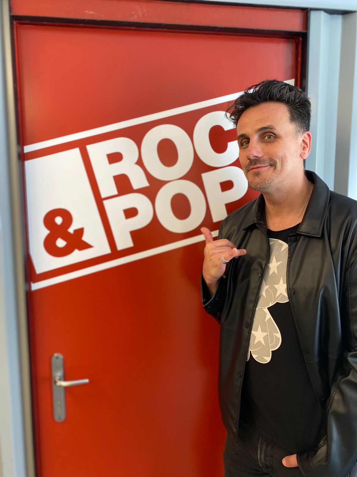 Sergio Lagos llega al programa "Tus 30" de Radio Rock and Pop — Rock&Pop
