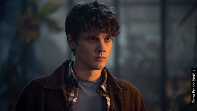 ¡Una tiene más de 30! Las edades reales de los actores de Merlina ...