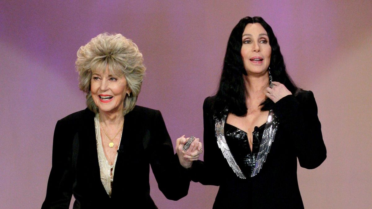 Cher llora la muerte de su madre, Georgia Holt: "Mamá se ha ido" — Rock&Pop