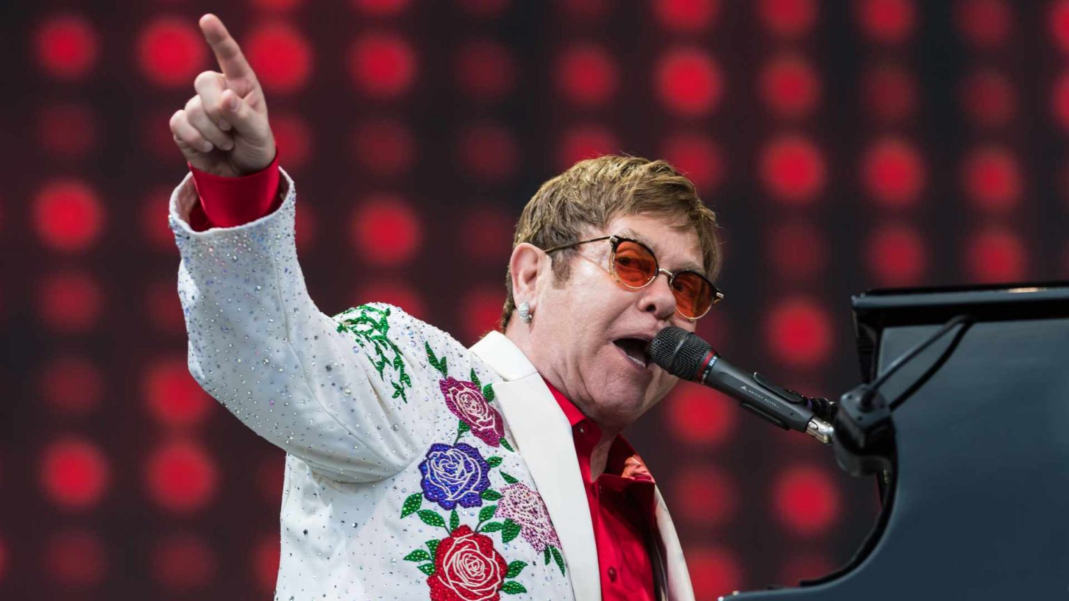 Elton John revela la razón por la que se retira de Twitter — Rock&Pop