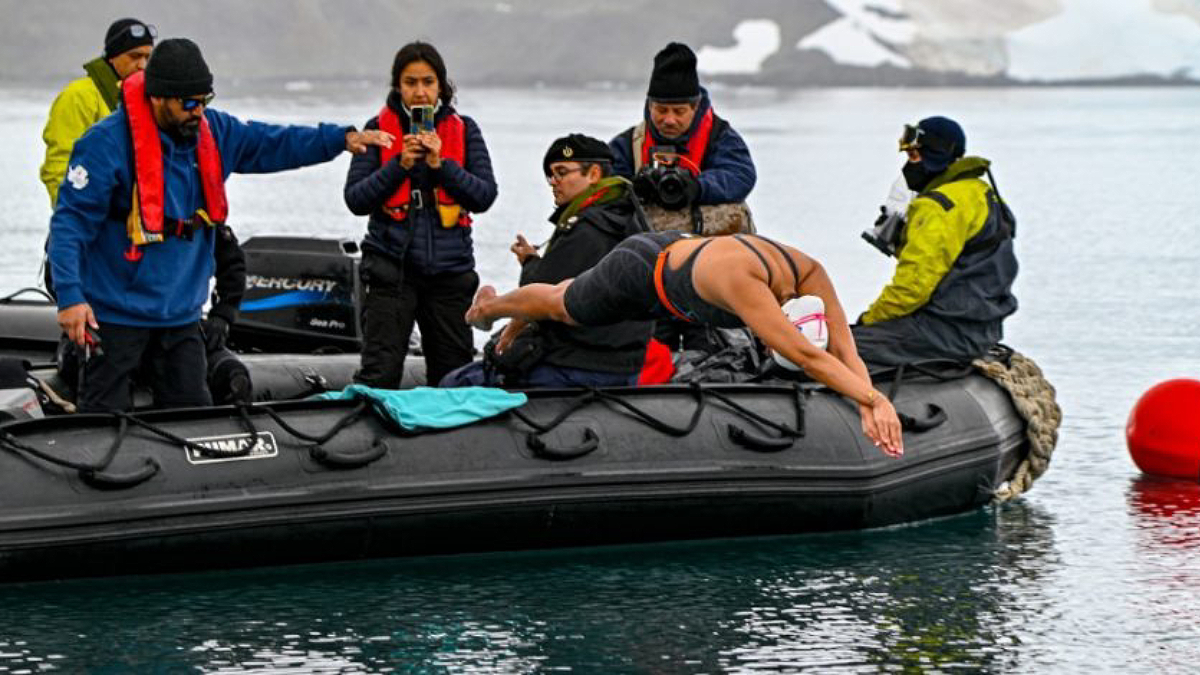Bárbara Hernández bate récord de nado en la Antártica — Rock&Pop