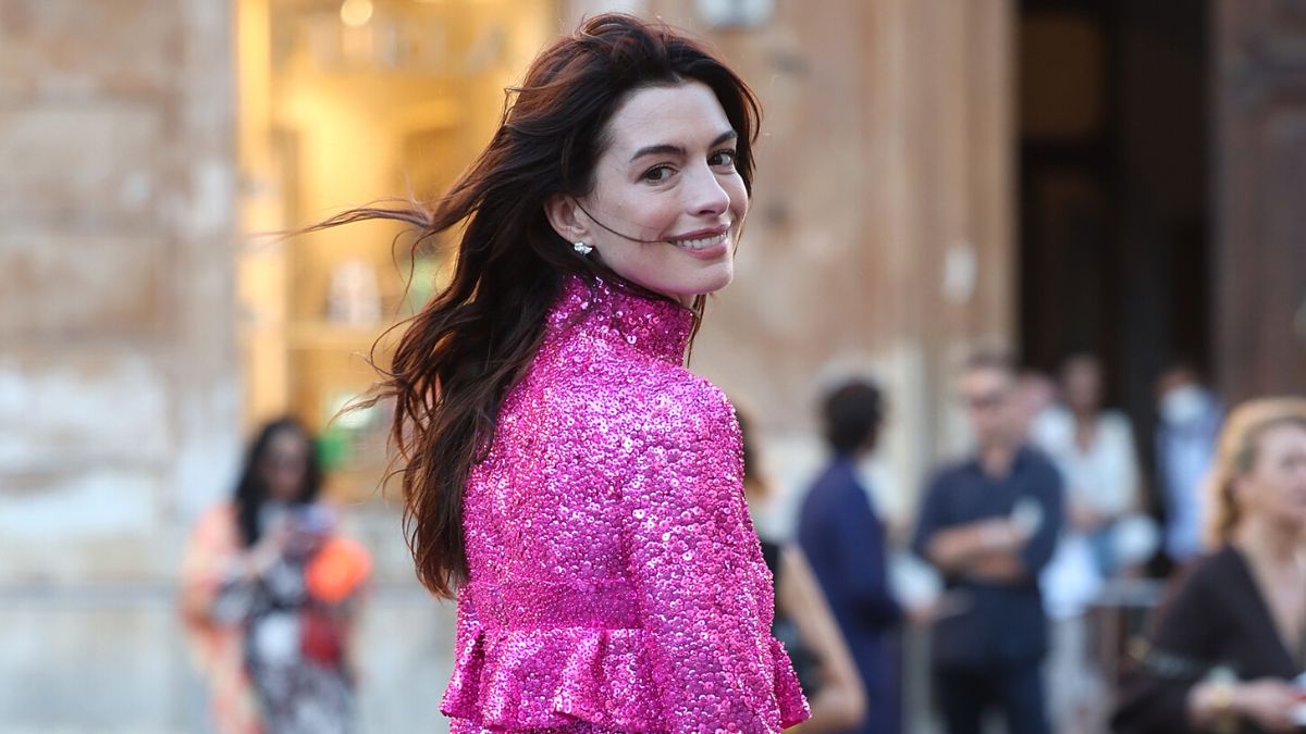 Anne Hathaway se transformará en estrella pop para nueva película de ...