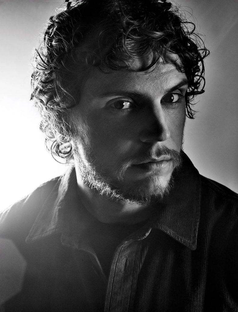 Pedro Pascal y Evan Peters se unen en entrevista de los mejores actores ...