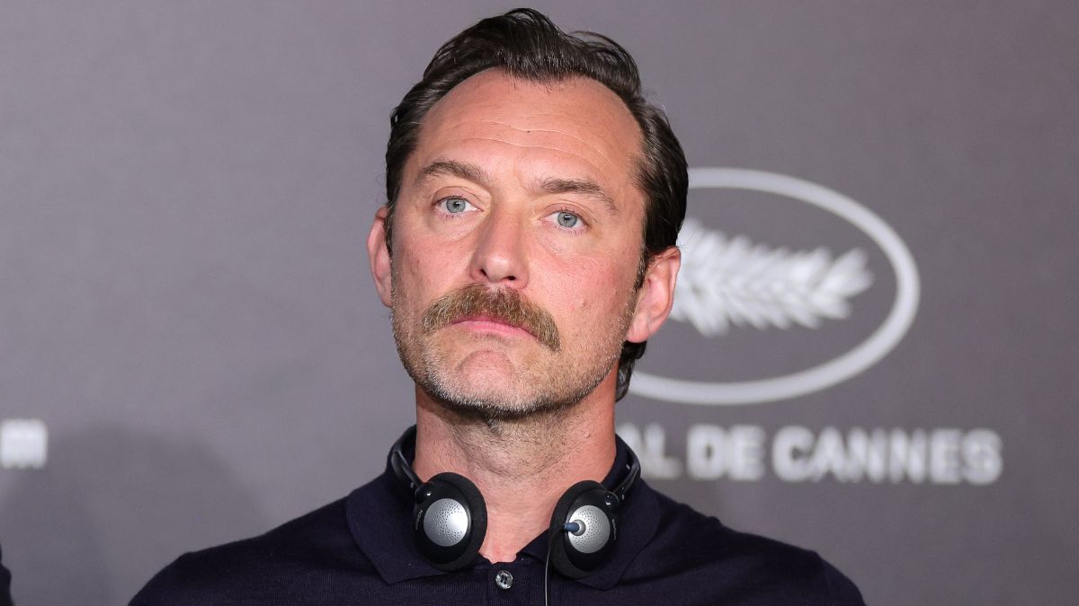"Olía horrible": Jude Law revela por qué usó un perfume con olor a ...