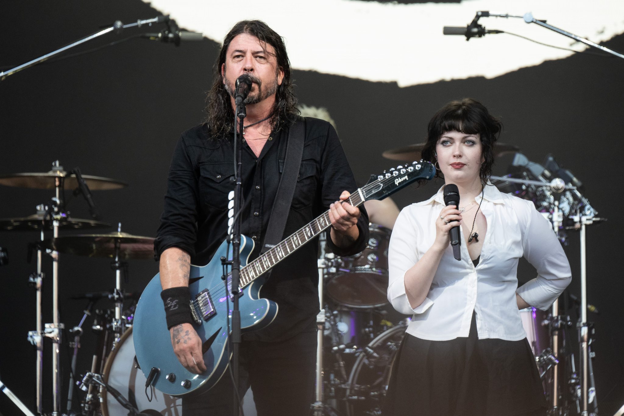 Dave Grohl hace homenaje a Taylor Hawkins durante show sorpresa de Foo ...