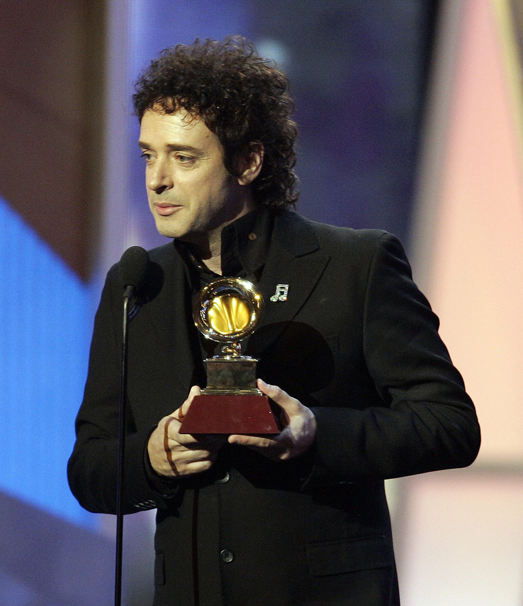 Autor de la biografía de Gustavo Cerati revela el duro dolor físico que ...