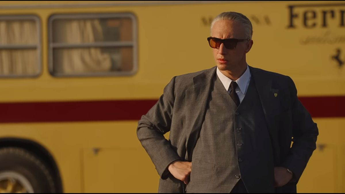 Adam Driver se transforma en Enzo Ferrari en nueva biopic "Ferrari" — Rock&Pop