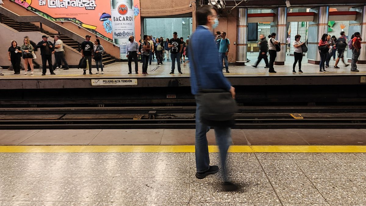 Metro de Santiago: Línea 1 tendrá modernas puertas para evitar personas ...