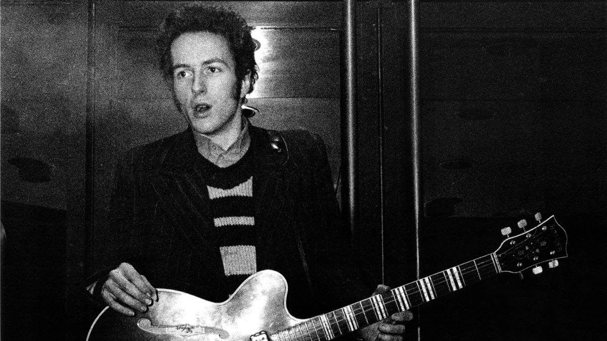 La vez que Joe Strummer vino a Chile y grabó una película con Francisco Reyes — Rock&Pop