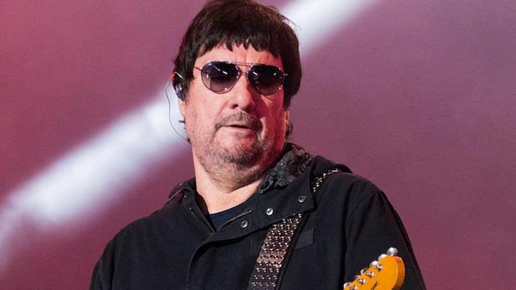 Álvaro Henríquez anuncia íntimo concierto “Con los acordes que son ...