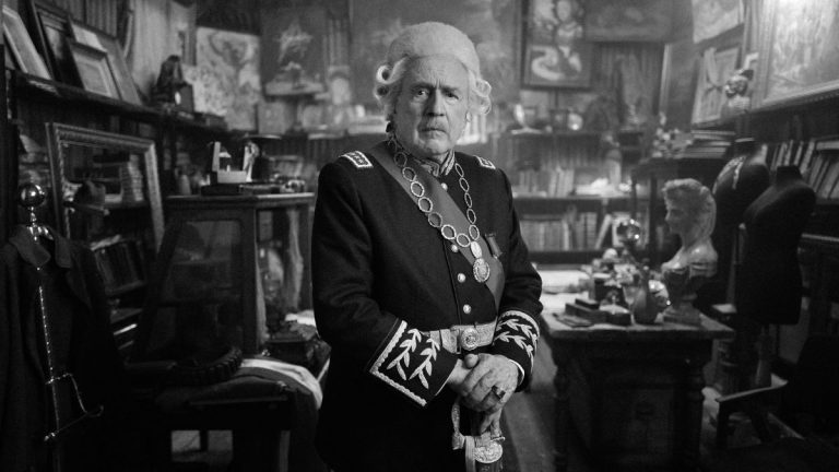 El Conde: La nueva película chilena que entró entre lo más visto de ...