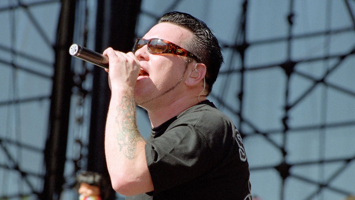 Steve Harwell, icónico cantante de Smash Mouth, muere a los 56 años ...