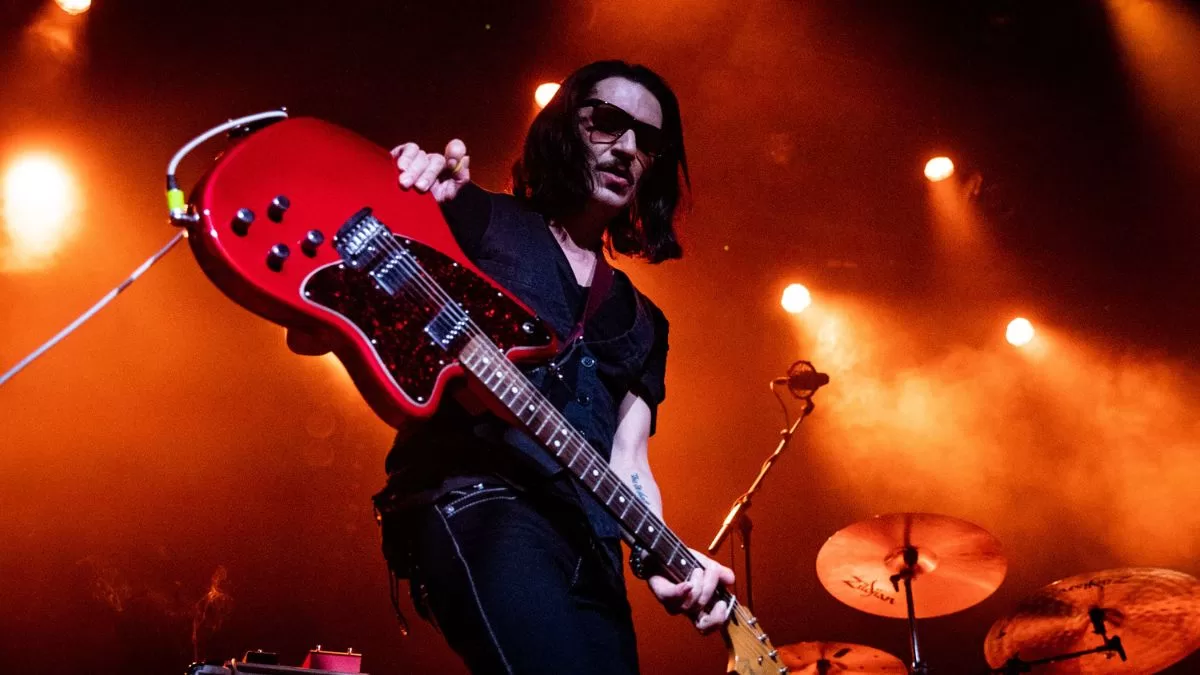 Placebo: La vez que el cantante Brian Molko paró un concierto dos veces ...