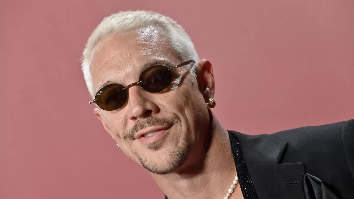 Diplo visita Chile y se vuelve viral tras realizar pilates navideño ...