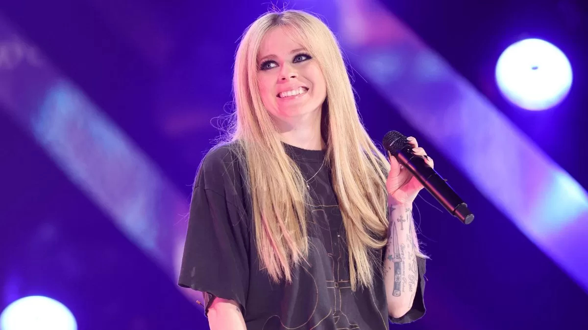 "Es tan tonto": Avril Lavigne responde a insólita teoría conspirativa ...
