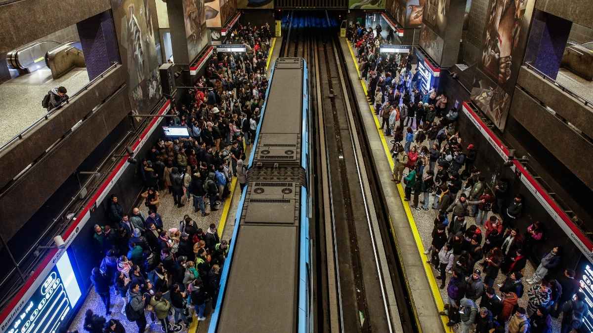 Metro De Santiago Línea 1 Cierra Siete Estaciones De Emergencia ¿qué 9921