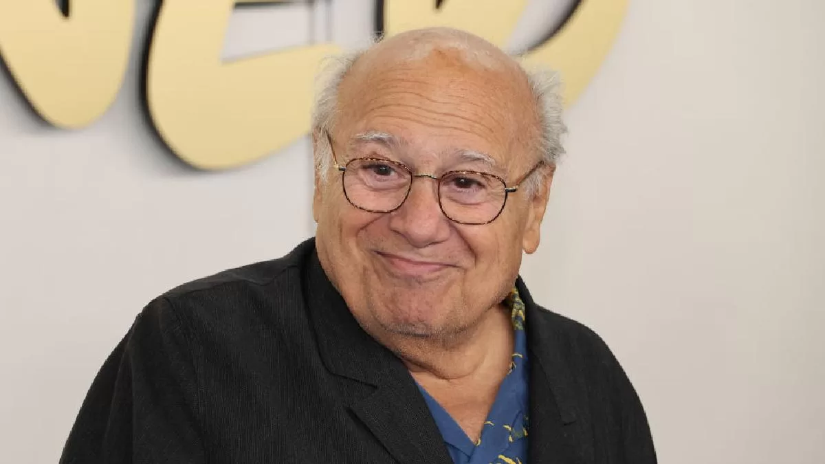 Danny DeVito revela que Robin Williams le gastó una broma que casi lo ...
