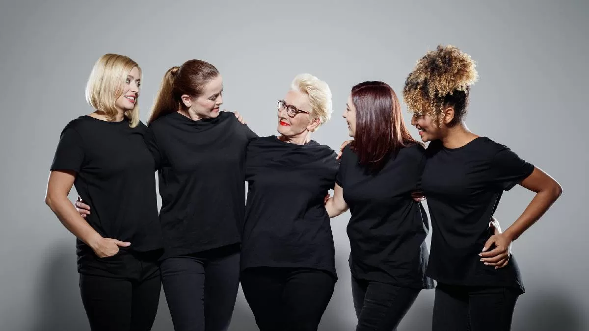 ¿Te gusta vestir de negro?: Esto dice la psicología sobre la gente que ...