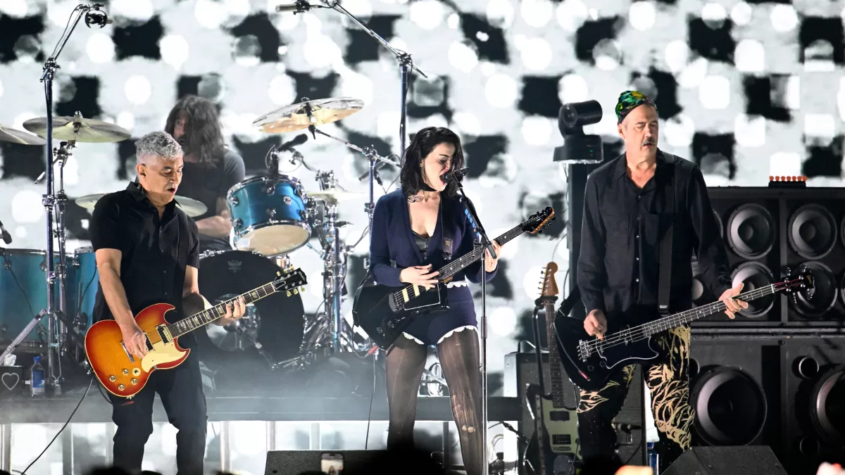 Nirvana fue invitado sorpresa en Fire Aid y subieron a estos artistas al escenario — Rock&Pop