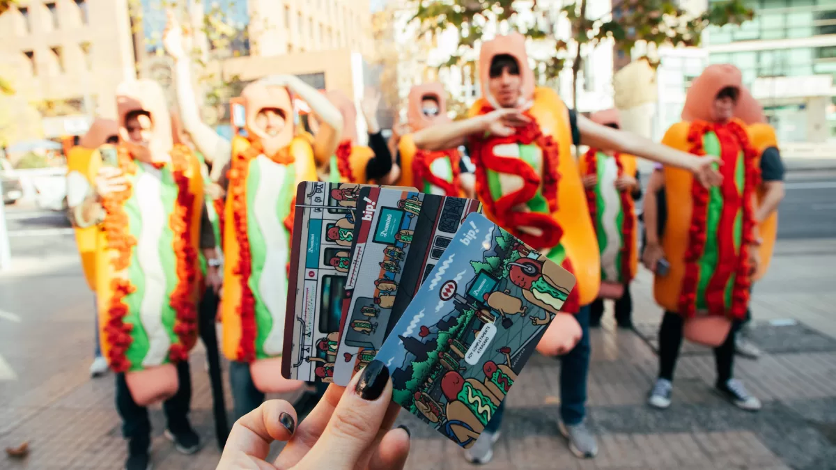 Homenaje al completo: Metro lanzó colección limitada de tarjetas Bip ...