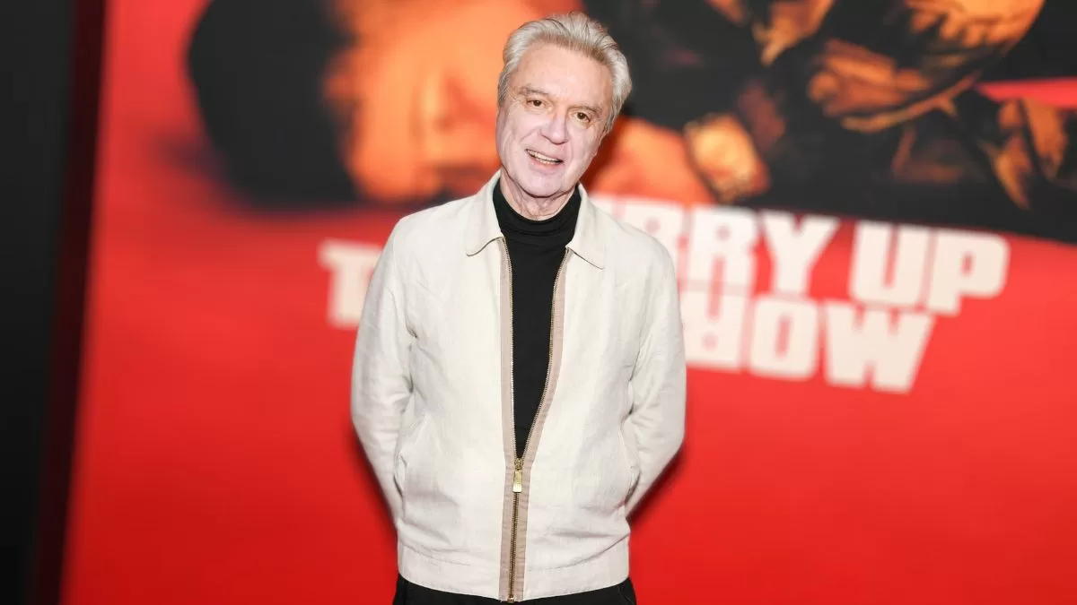 David Byrne estrena nueva canción "She Explains Things to Me", segundo ...