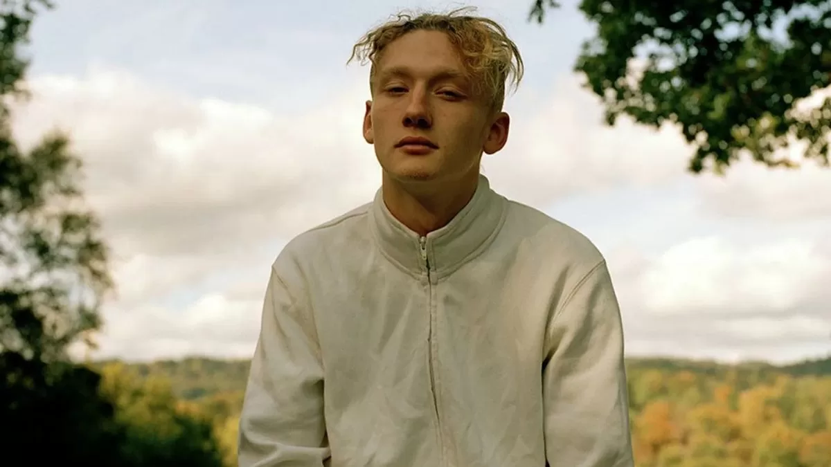 El artista británico Yellow Days confirma su debut en Chile: Fechas ...