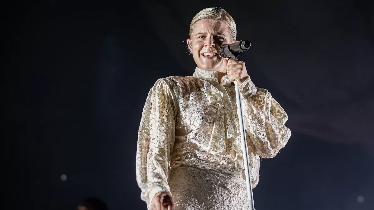 El regreso de un ícono del pop: Robyn lanza nuevo single "Blow My Mind ...